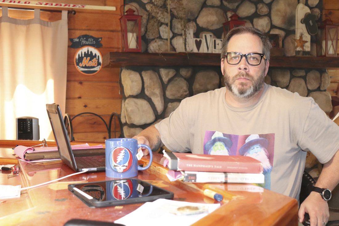 Alumni help English education majors to complete student teaching ...